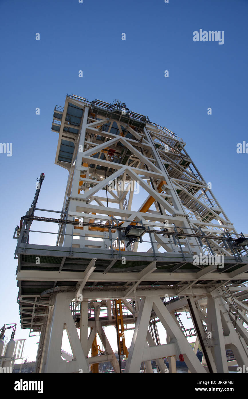 oilwell module handling tower.Oilfield intervention vessel "sarah ...