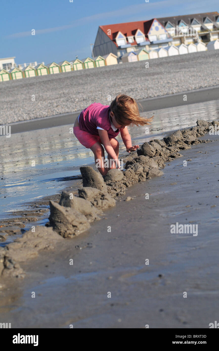 LITTLE GIRL PLAYING ON THE BEACH, SOMME (80), PICARDY, FRANCE Stock ...
