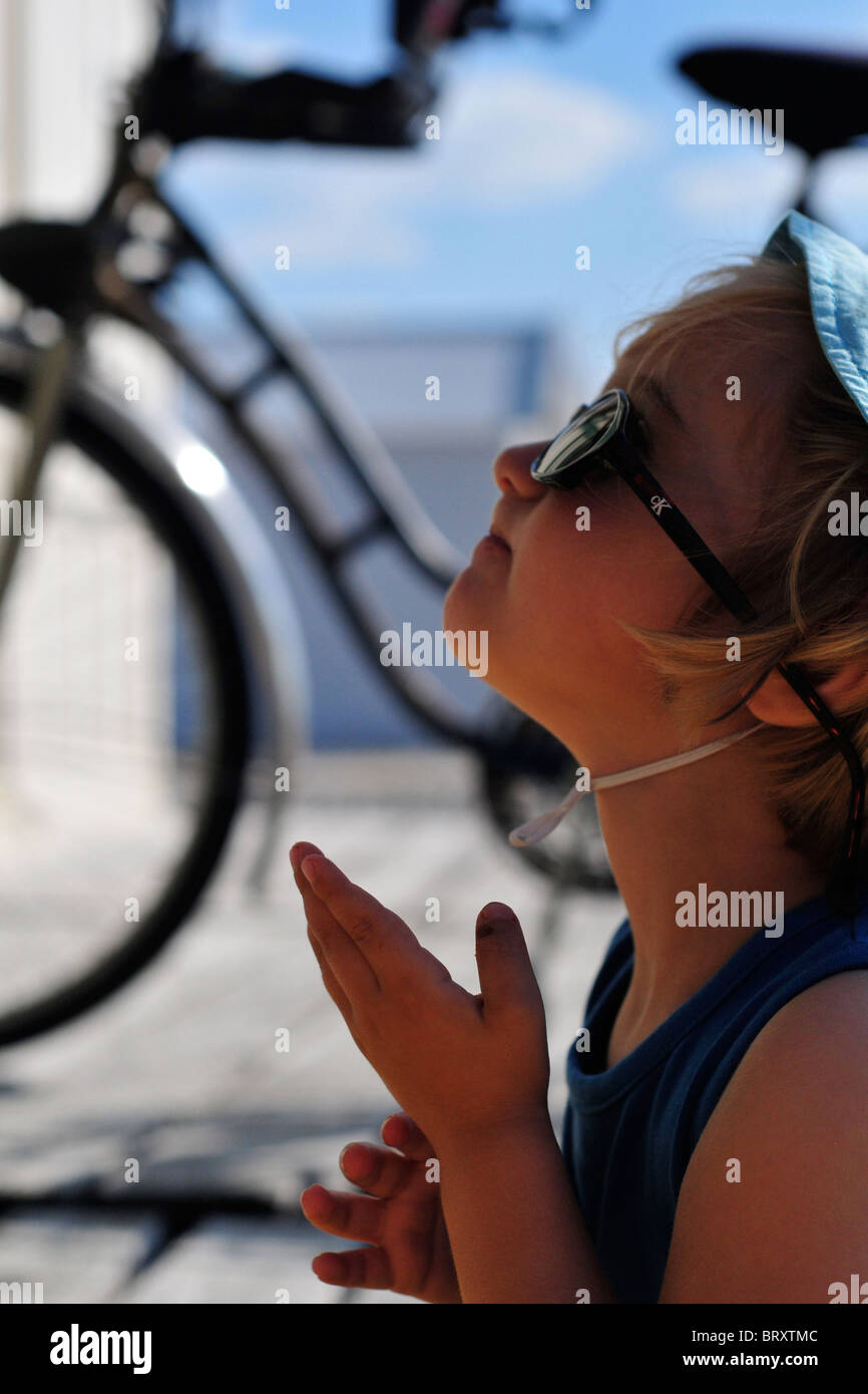LITTLE GIRL, SOMME (80), PICARDY, FRANCE Stock Photo - Alamy