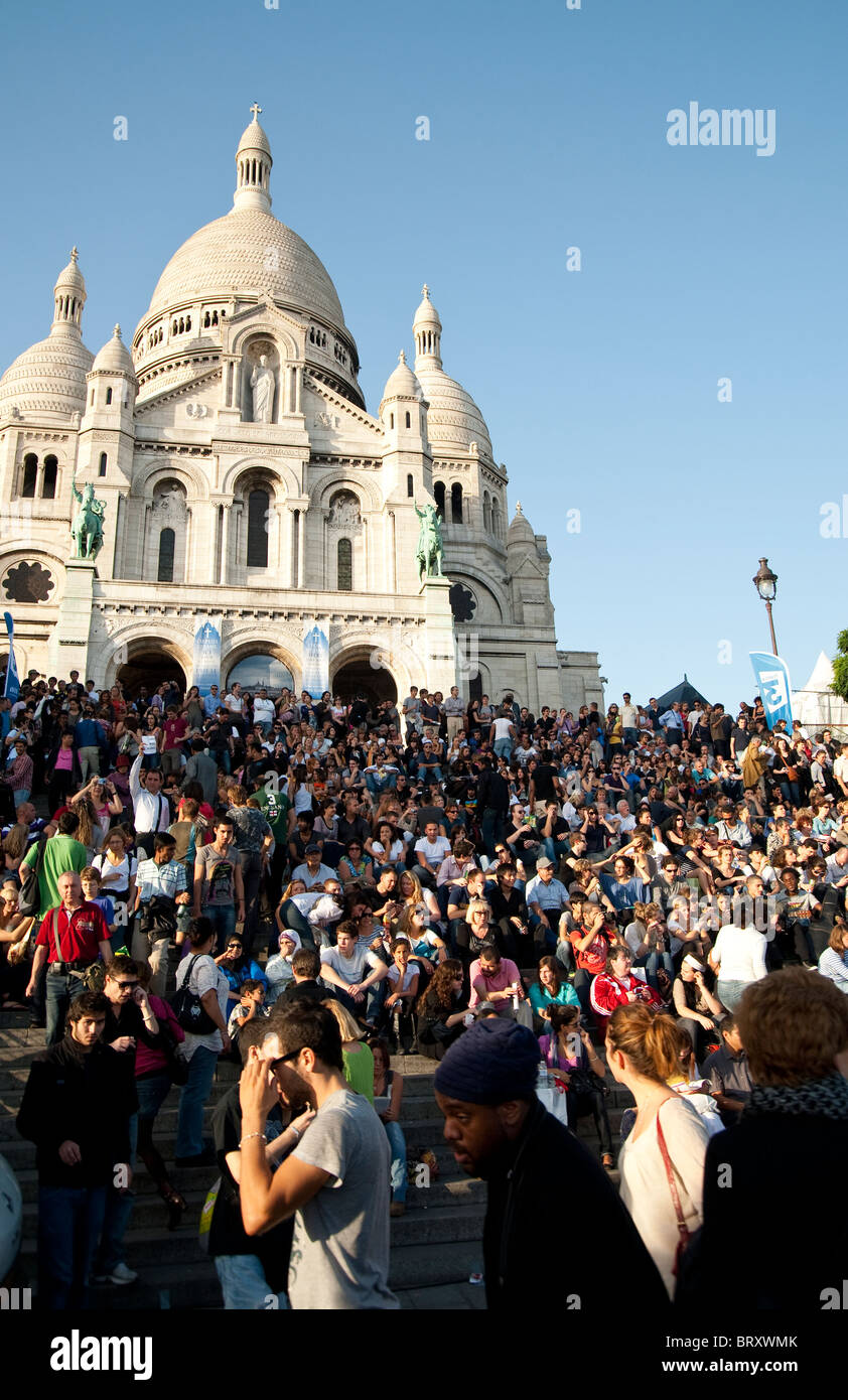 Paris, crowd of people at Montmartre Stock Photo - Alamy