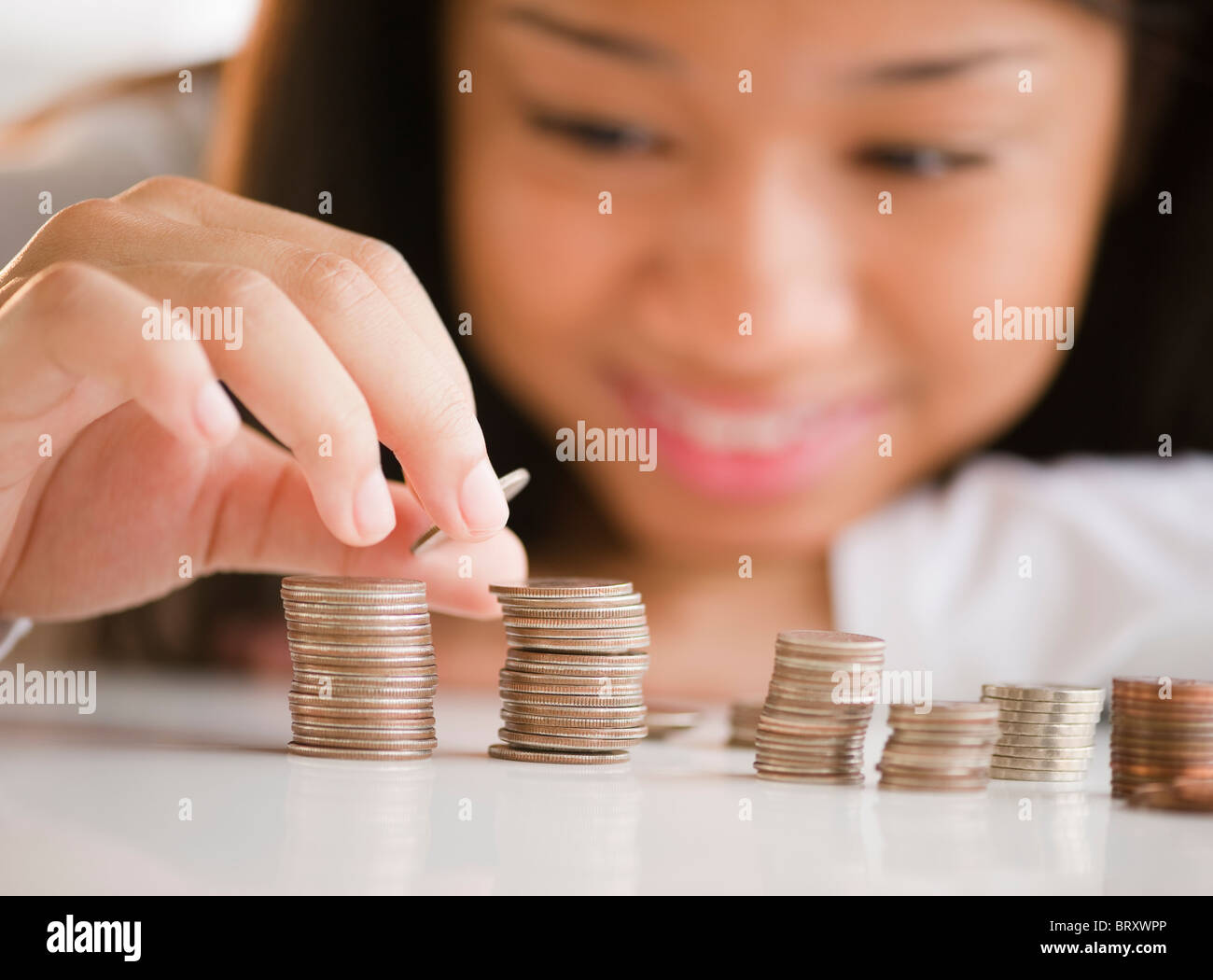 Teenager girl counting money hi-res stock photography and images - Alamy