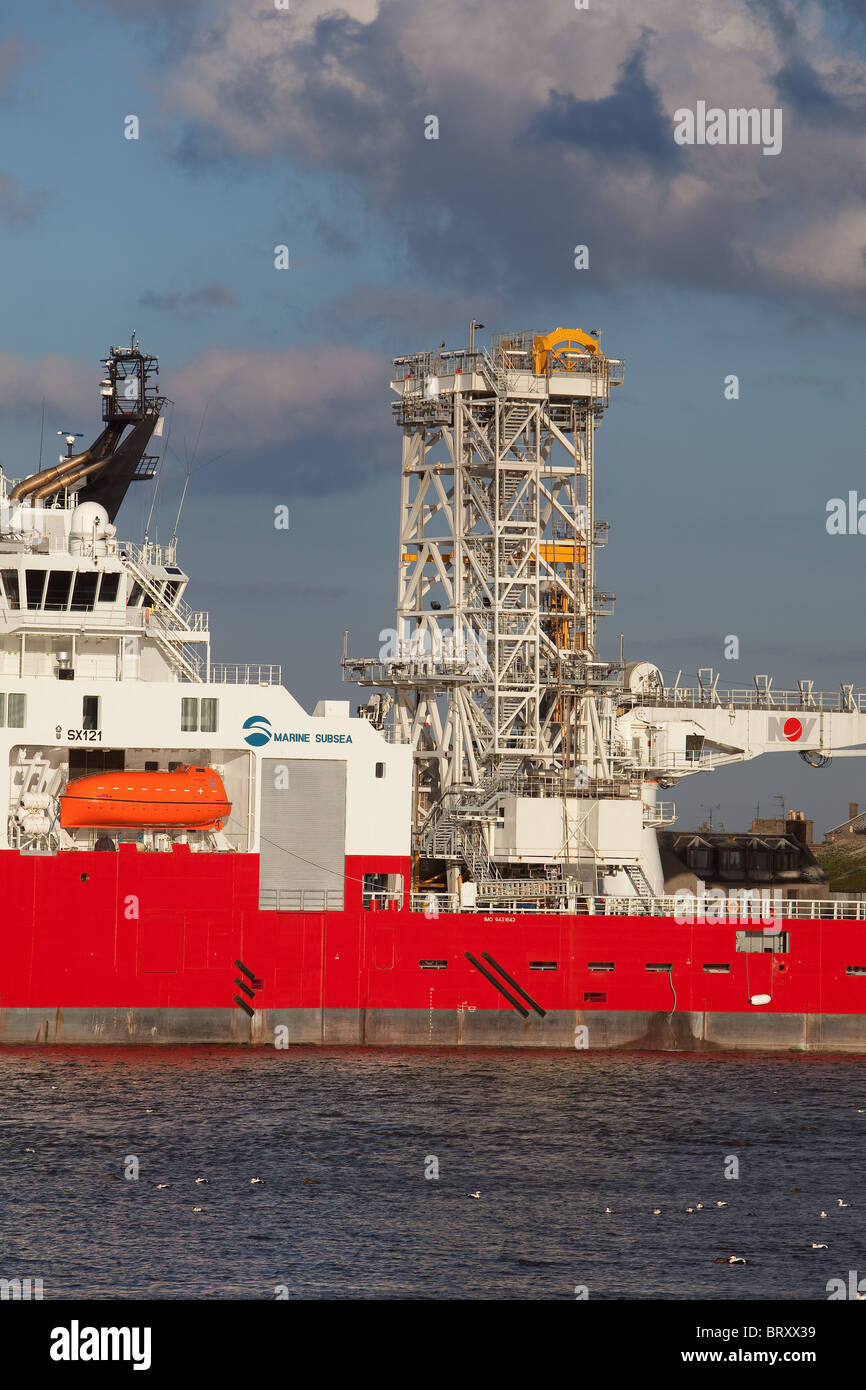 Well intervention vessel hi-res stock photography and images - Alamy