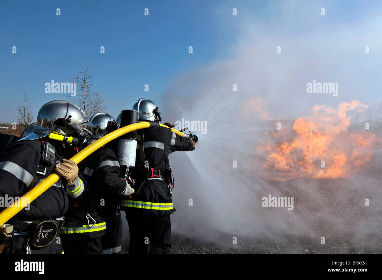 Firemen group hi-res stock photography and images - Alamy