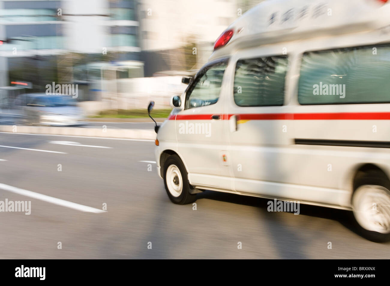 Side view of ambulance hi-res stock photography and images - Alamy