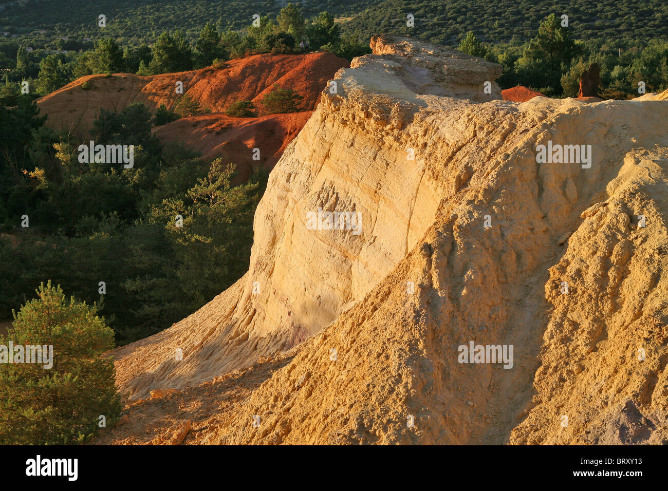 COLORADO PROVENCAL, THE MULTI-COLORED OCHRE OF RUSTREL, VAUCLUSE (84 ...