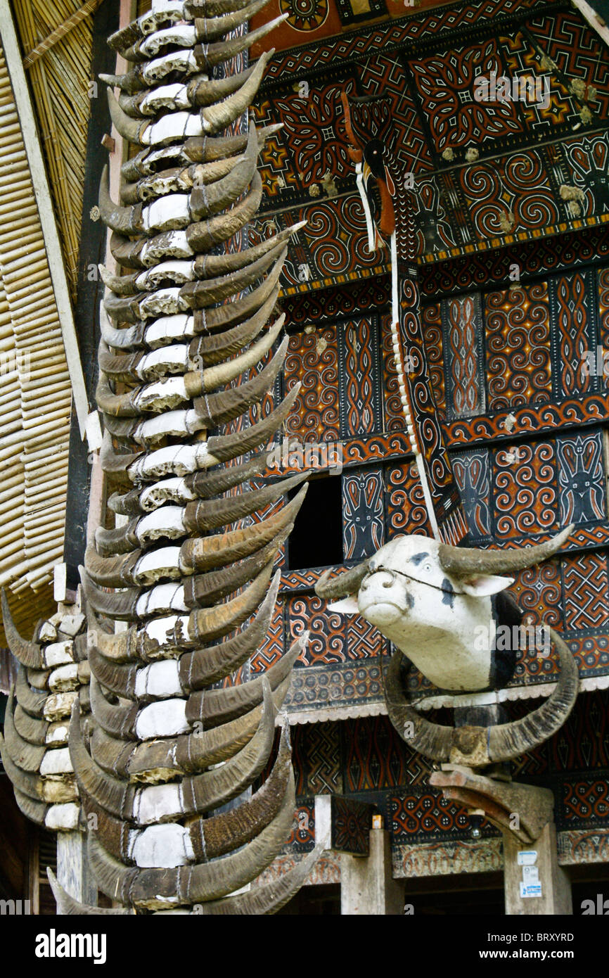 Indonesia sulawesi tana kete kesu hi-res stock photography and images ...