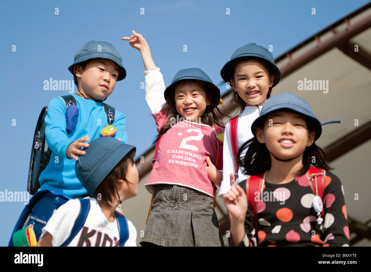 Japan school girls elementary hi-res stock photography and images - Alamy
