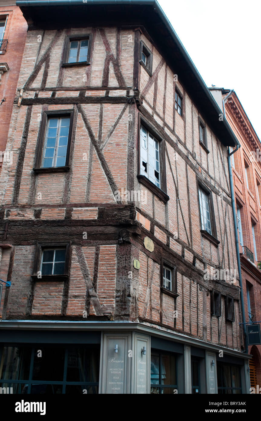 15th century house hi-res stock photography and images - Alamy