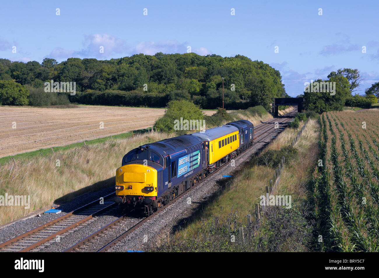 37611 and 37607 top n tail a test coach through Spetchley in ...