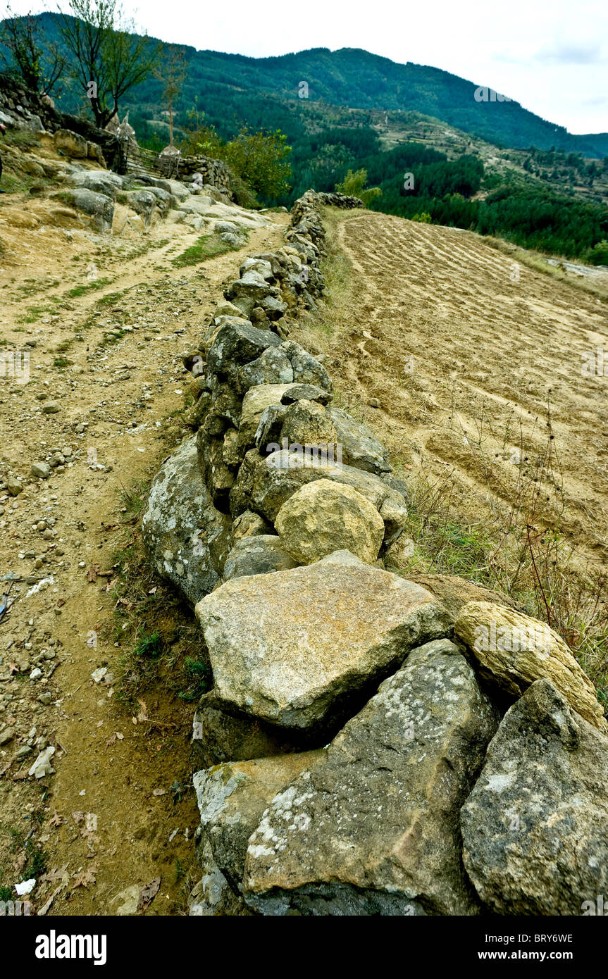 Granite fence hi-res stock photography and images - Alamy