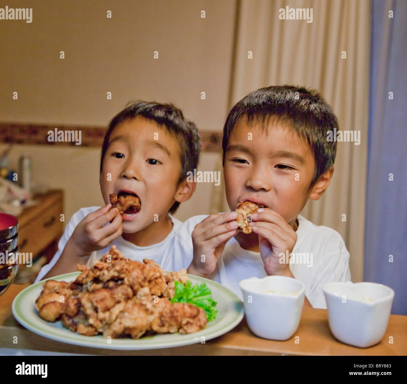 Fried chicken image hi-res stock photography and images - Alamy