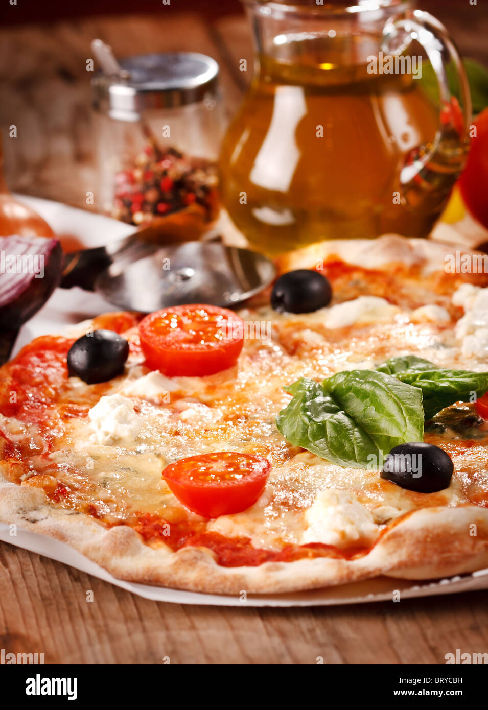 Pan yummy pepperoni pizza hi-res stock photography and images - Alamy