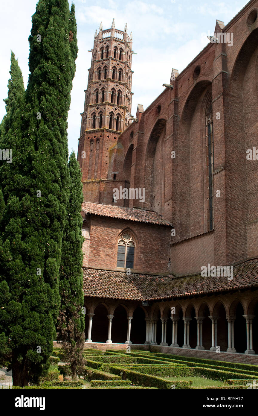 Cloister of the Church of the Jacobins, Toulouse, France Stock Photo ...