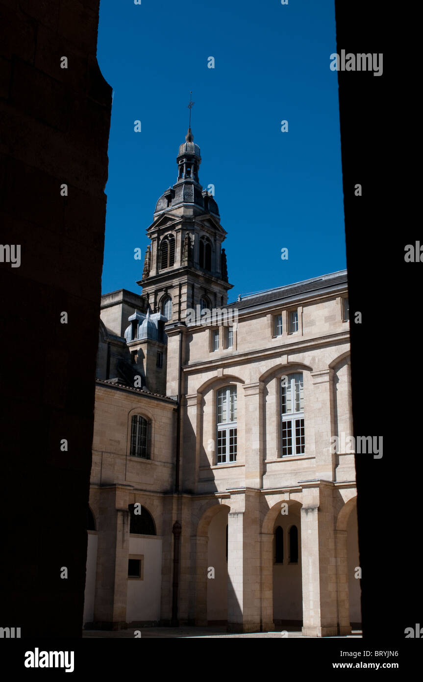 Court building architecture bordeaux hi-res stock photography and ...