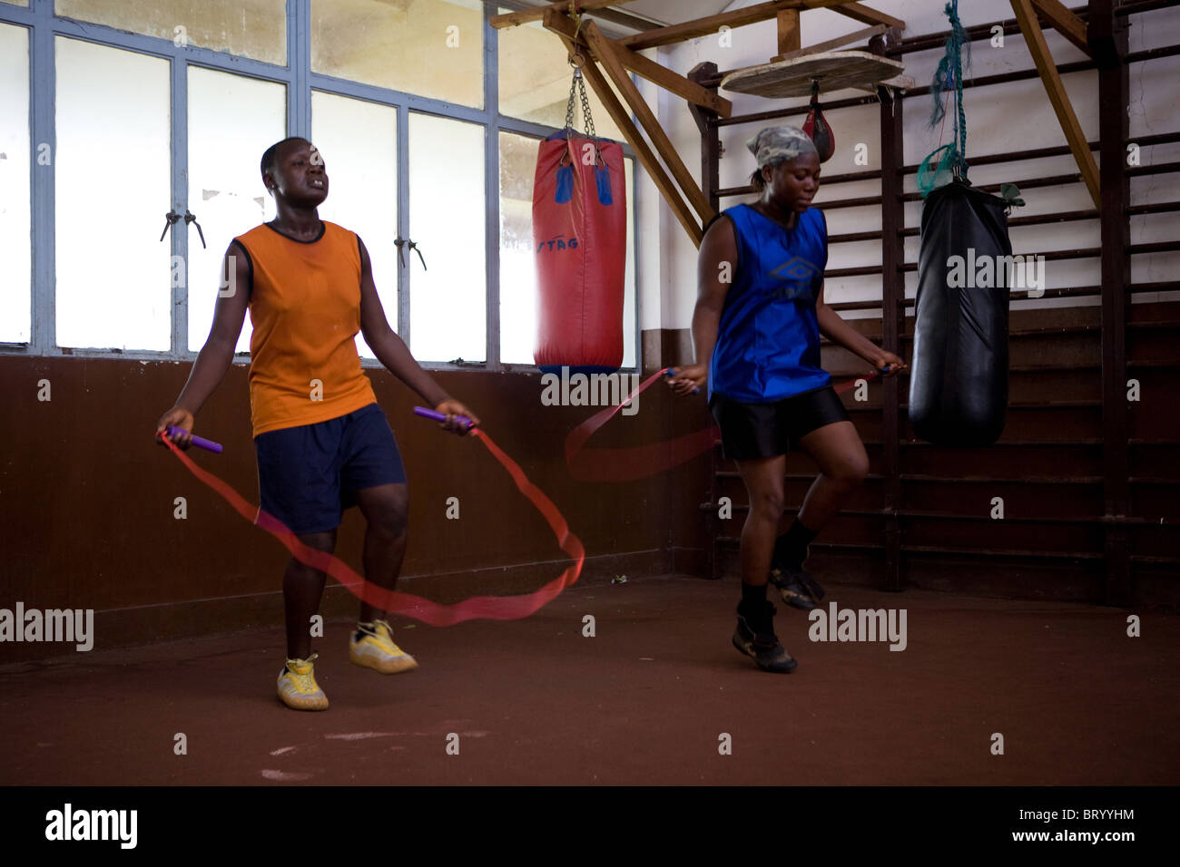 Boxing womens hi-res stock photography and images - Alamy