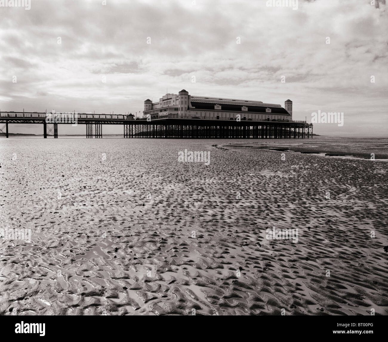 Grand pier fire hi-res stock photography and images - Alamy