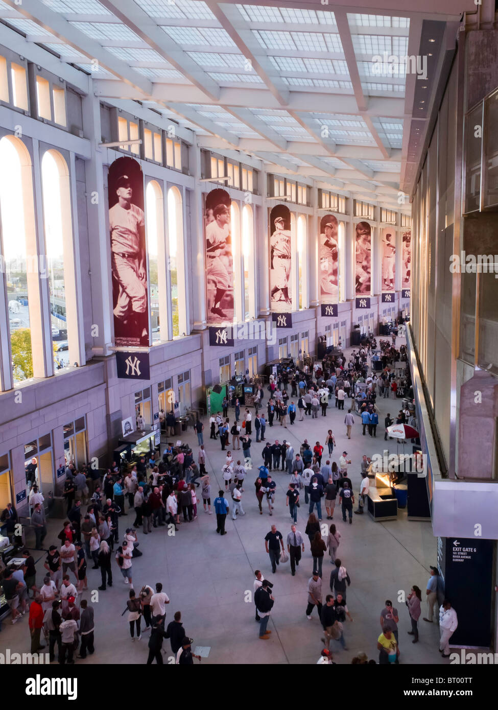 Stadium concourse hi-res stock photography and images - Alamy
