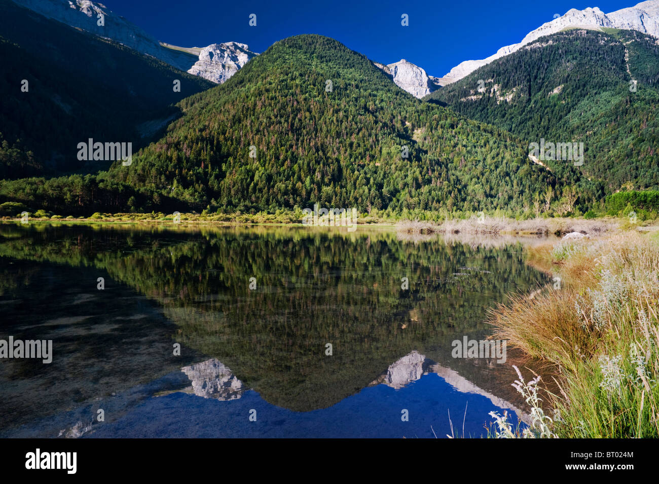 Bielsa spain lake hi-res stock photography and images - Alamy