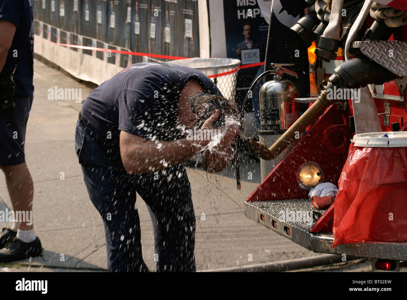 New york firefighter hi-res stock photography and images - Alamy