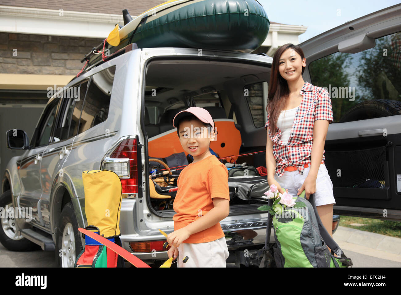 Family on field trip Stock Photo - Alamy