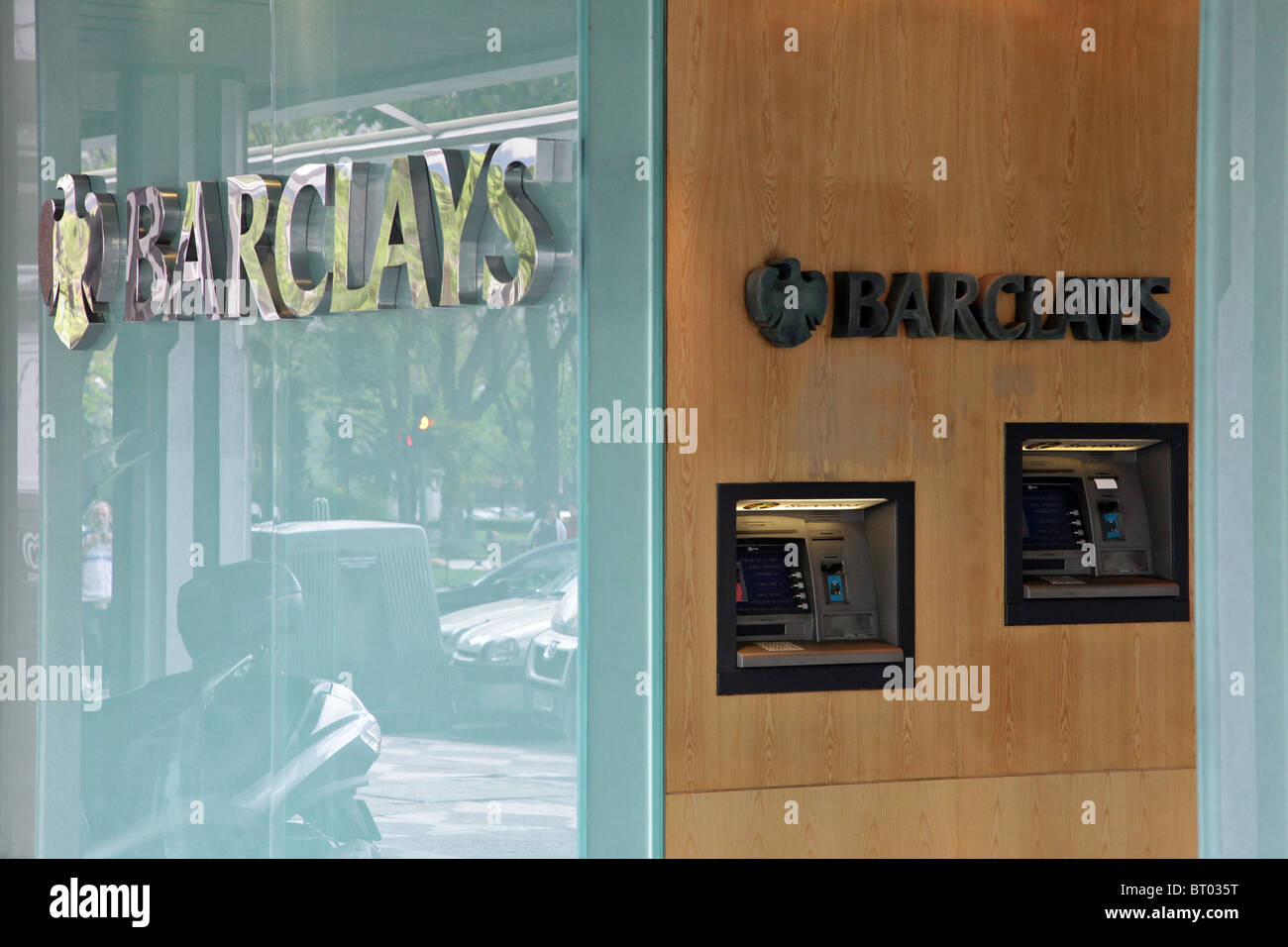 Barclays cash withdrawal hi-res stock photography and images - Alamy