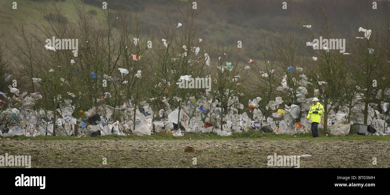Rubbish blown from landfill hi-res stock photography and images - Alamy