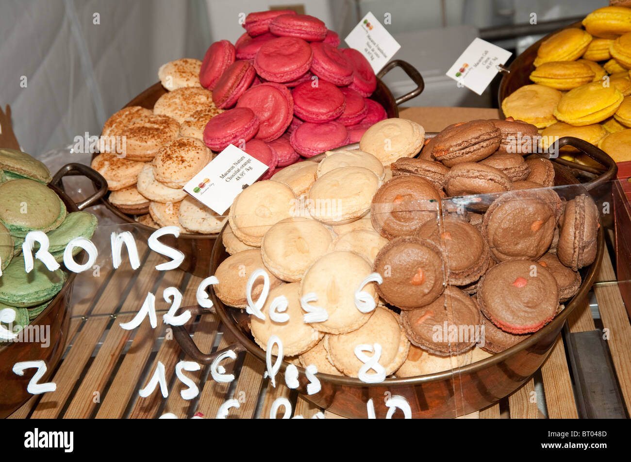 Paris, Macaroons on display Stock Photo - Alamy