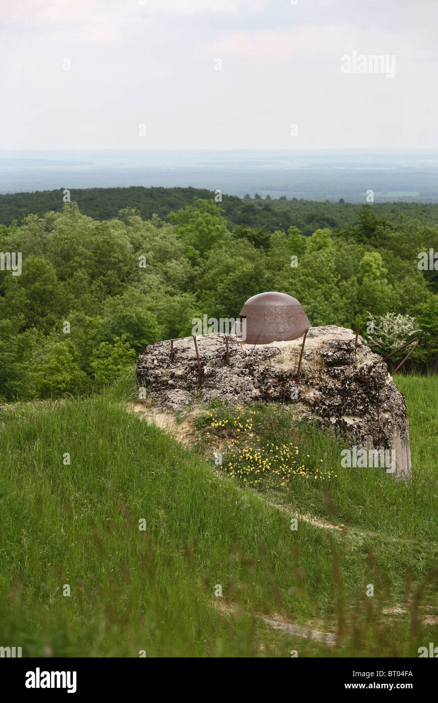 Gun turret at Fort Douaumont, Verdun, France Stock Photo - Alamy
