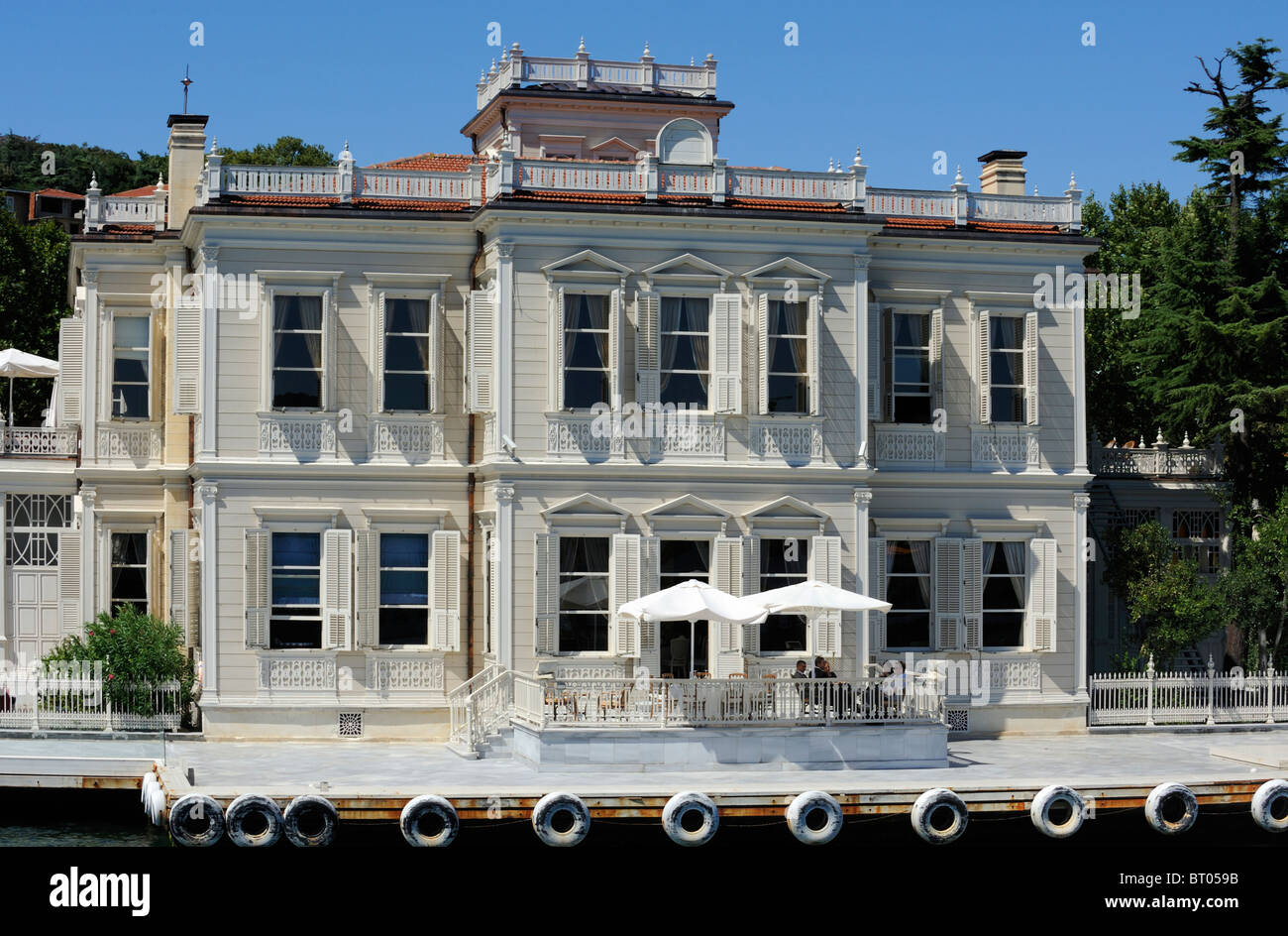 A Villa on the shore of the Bosphorus in Yenikoy Stock Photo - Alamy