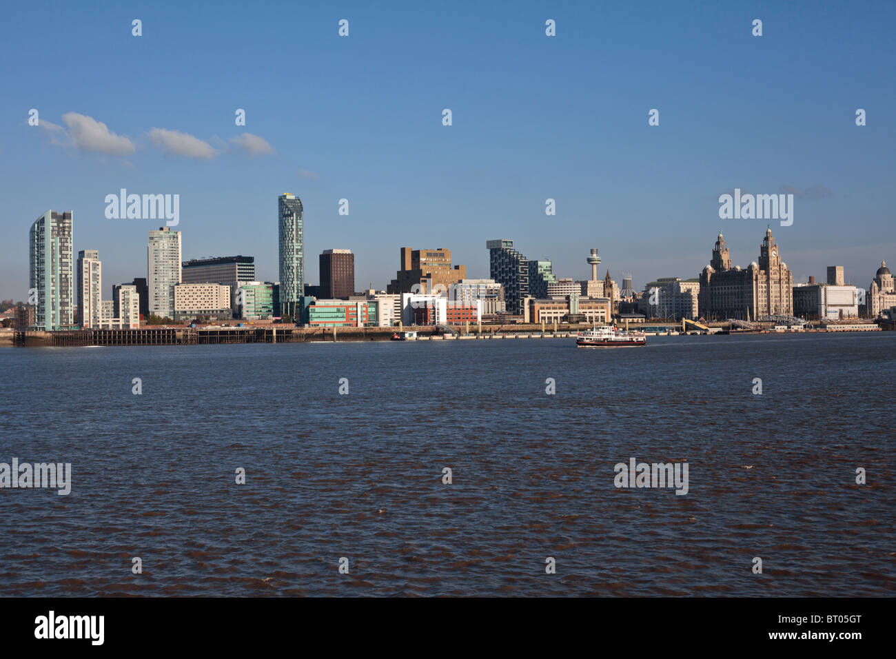 Liverpool skyline ferry hi-res stock photography and images - Alamy