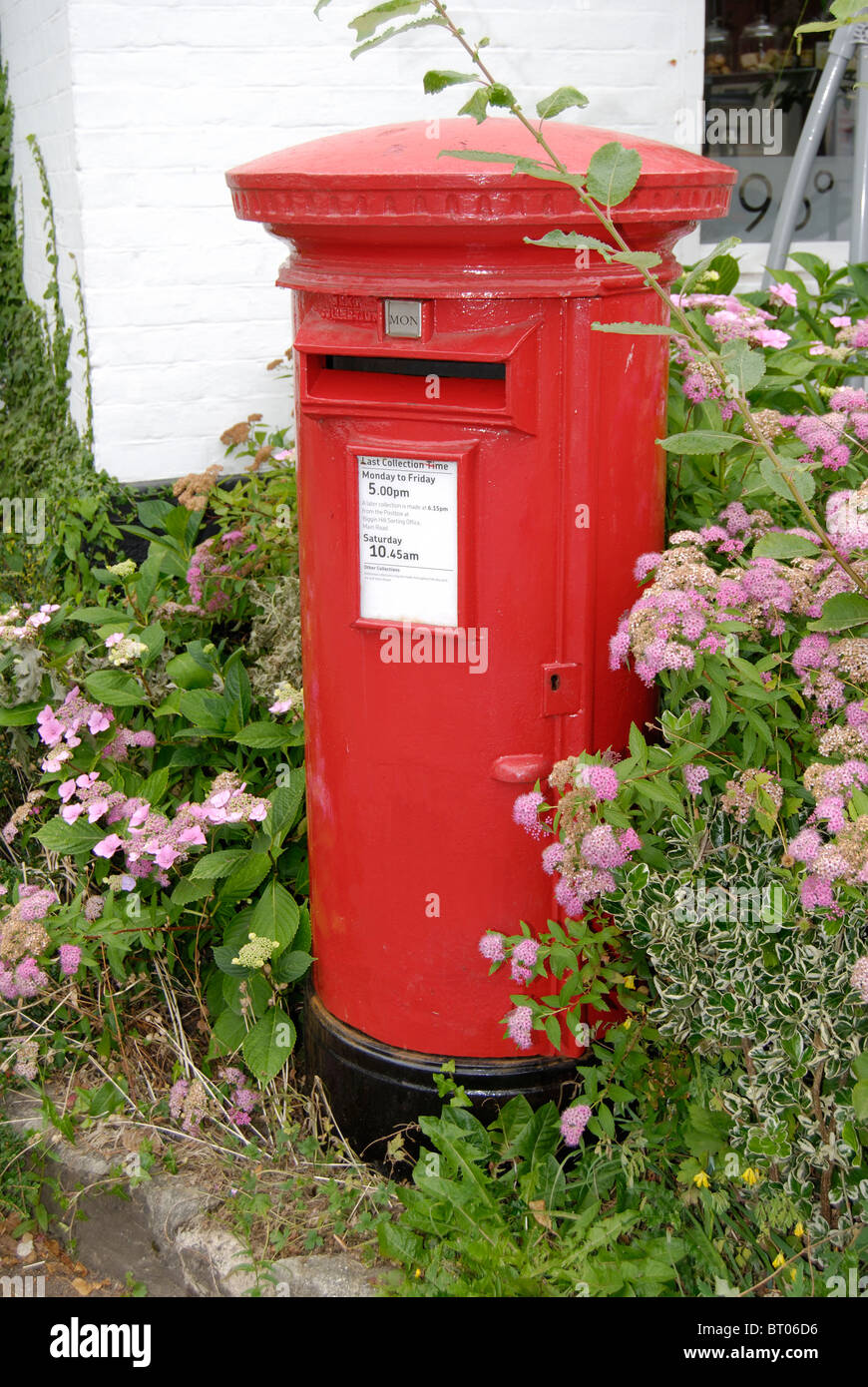 Iconic English red post box (Royal Mail letterbox). In Shere. Near ...