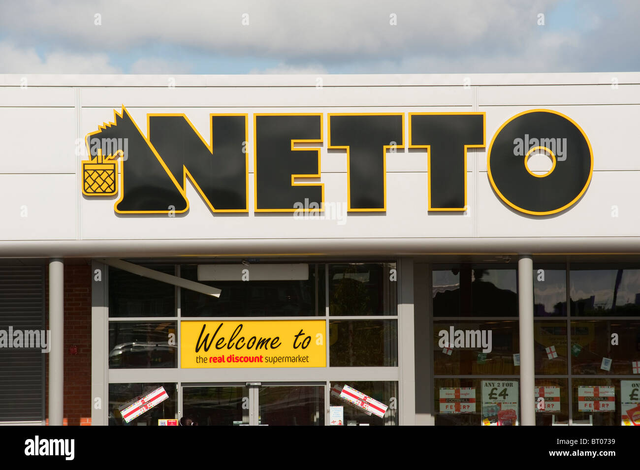 Logo netto hi-res stock photography and images - Alamy