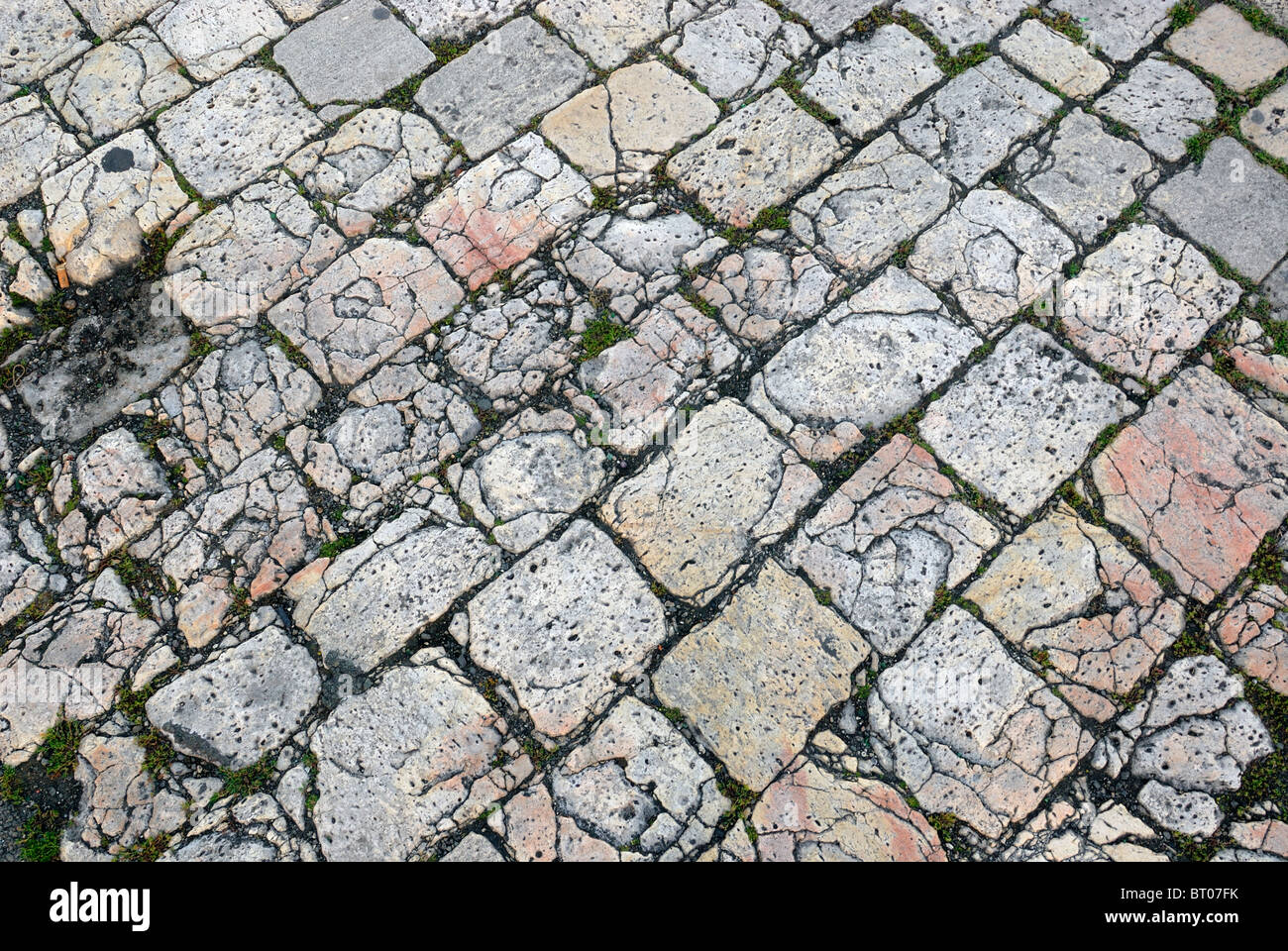 Cobble stone walkways hi-res stock photography and images - Alamy
