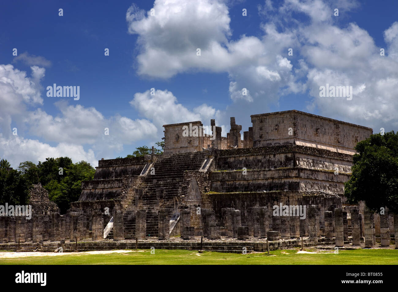 Ancient Mayan temple detail at Chichen Itza, Yucatan, Mexico Stock ...