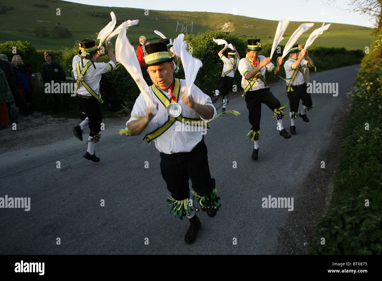 British traditional dance hi-res stock photography and images - Alamy