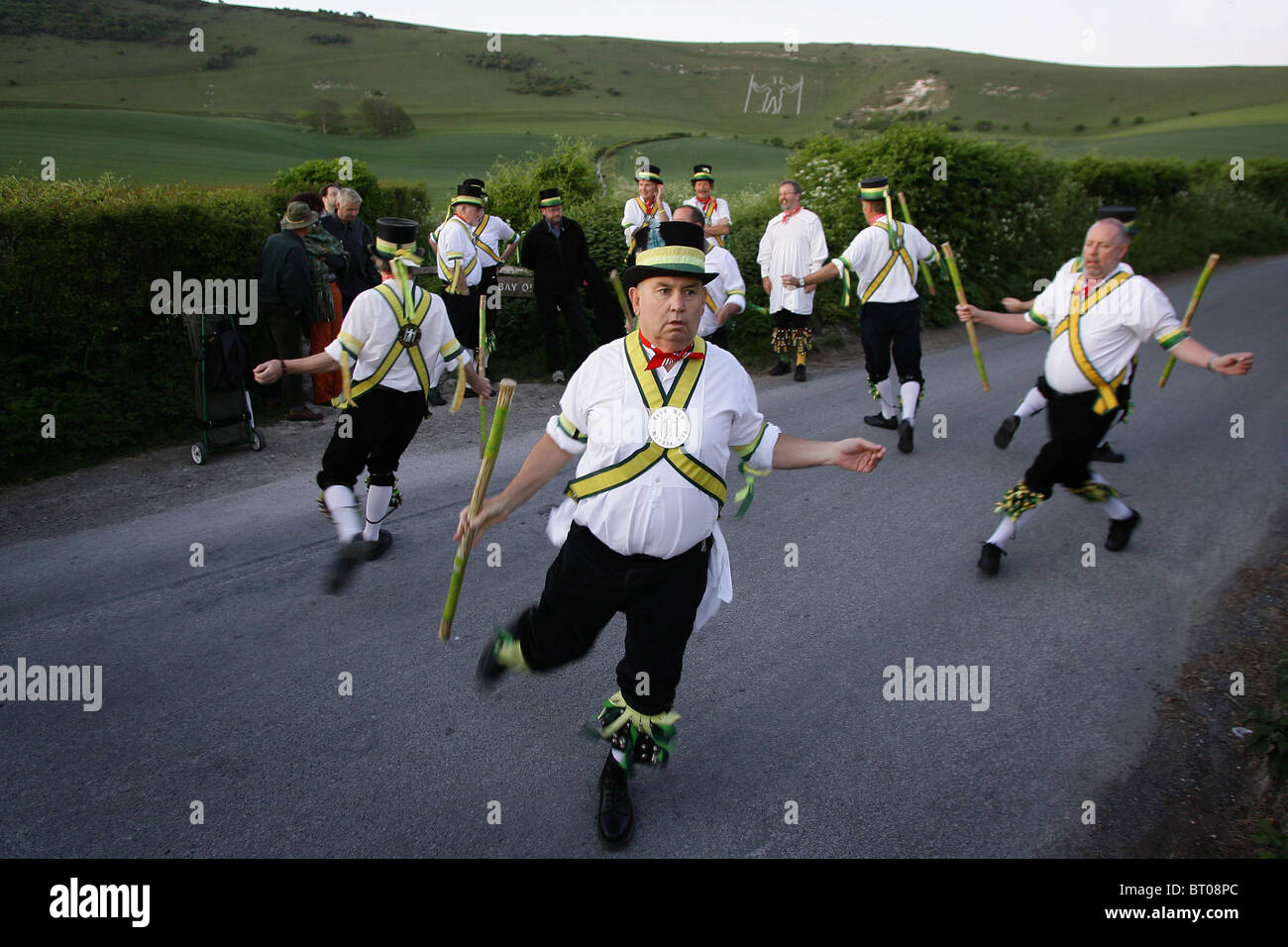 Morris Dancers. Picture by James Boardman Stock Photo - Alamy