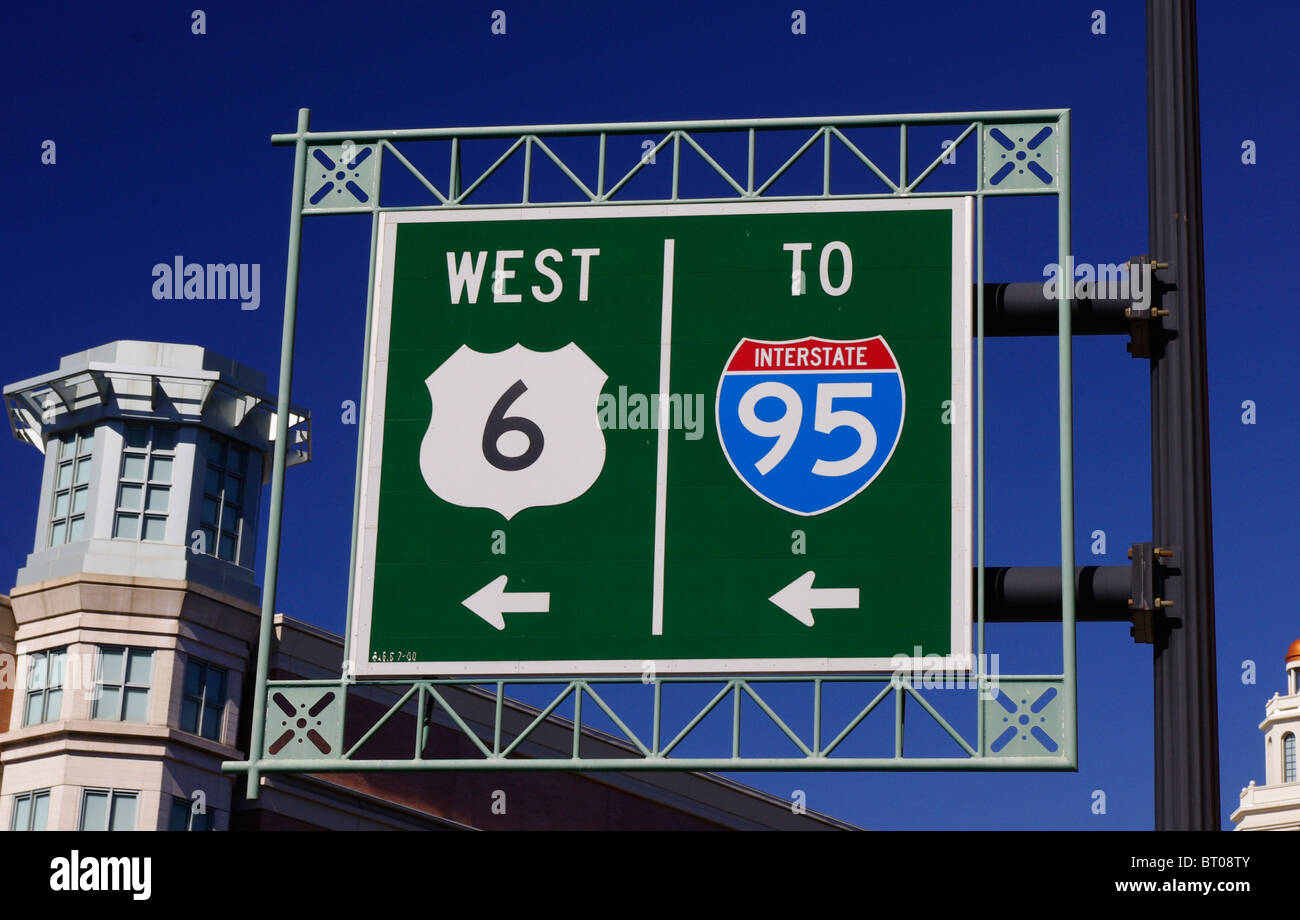 Highway sign 95 6 providence Stock Photo - Alamy