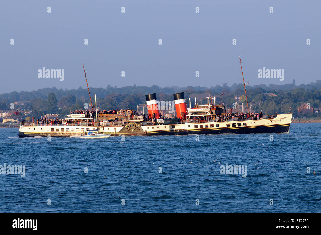 The paddle steamer Waverley last of its type in the world underway with ...