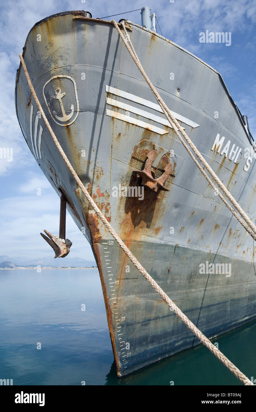 Rusted hull of beached or wrecked ship hi-res stock photography and ...
