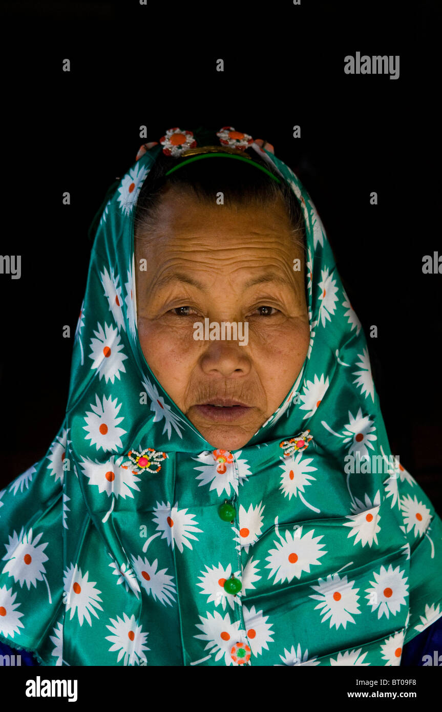 Beautiful smile! a traditional Hui an Han Chinese woman Stock Photo - Alamy