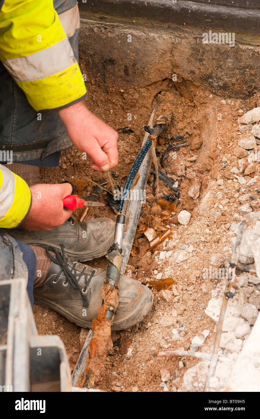 High voltage underground cable cut hi-res stock photography and images ...