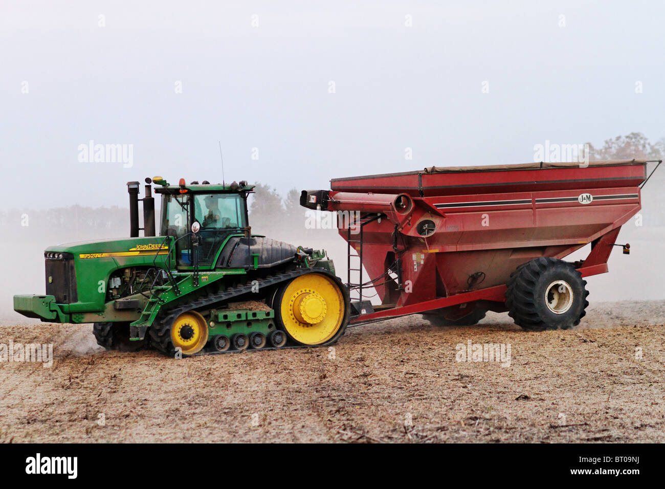 Grain cart hi-res stock photography and images - Alamy