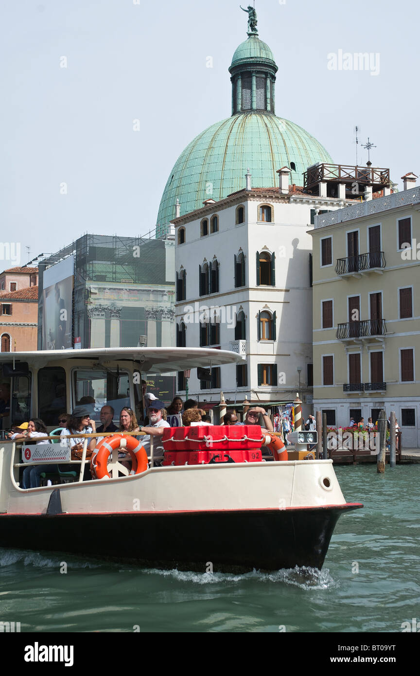 ferry stop in Venice Stock Photo - Alamy