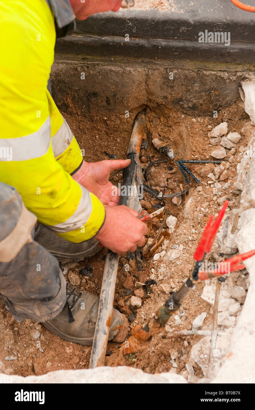 High voltage underground cable cut hi-res stock photography and images ...