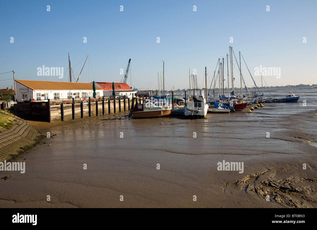 Marina boats mud heybridge hi-res stock photography and images - Alamy