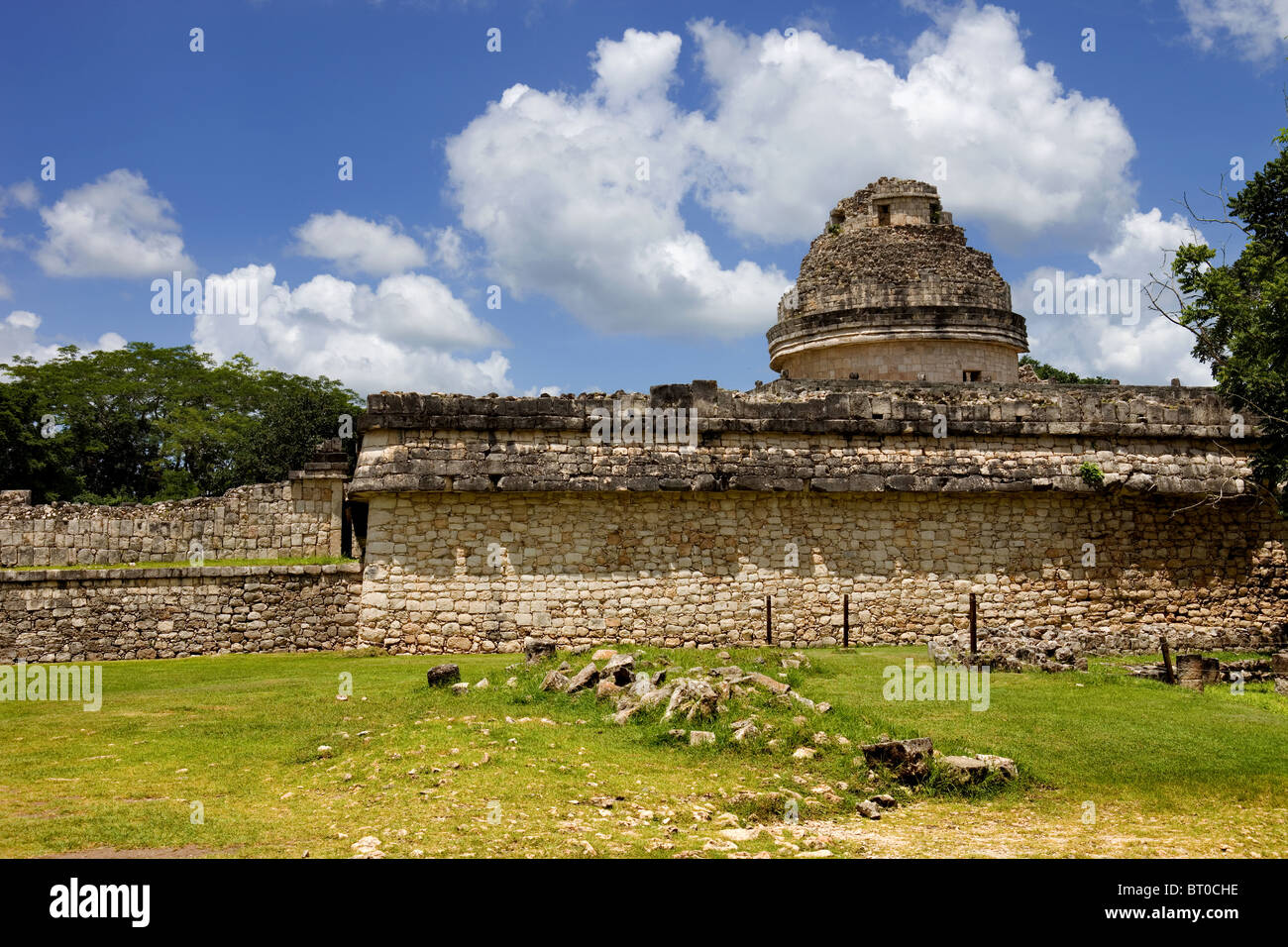 Ancient Mayan temple detail at Chichen Itza, Yucatan, Mexico Stock ...