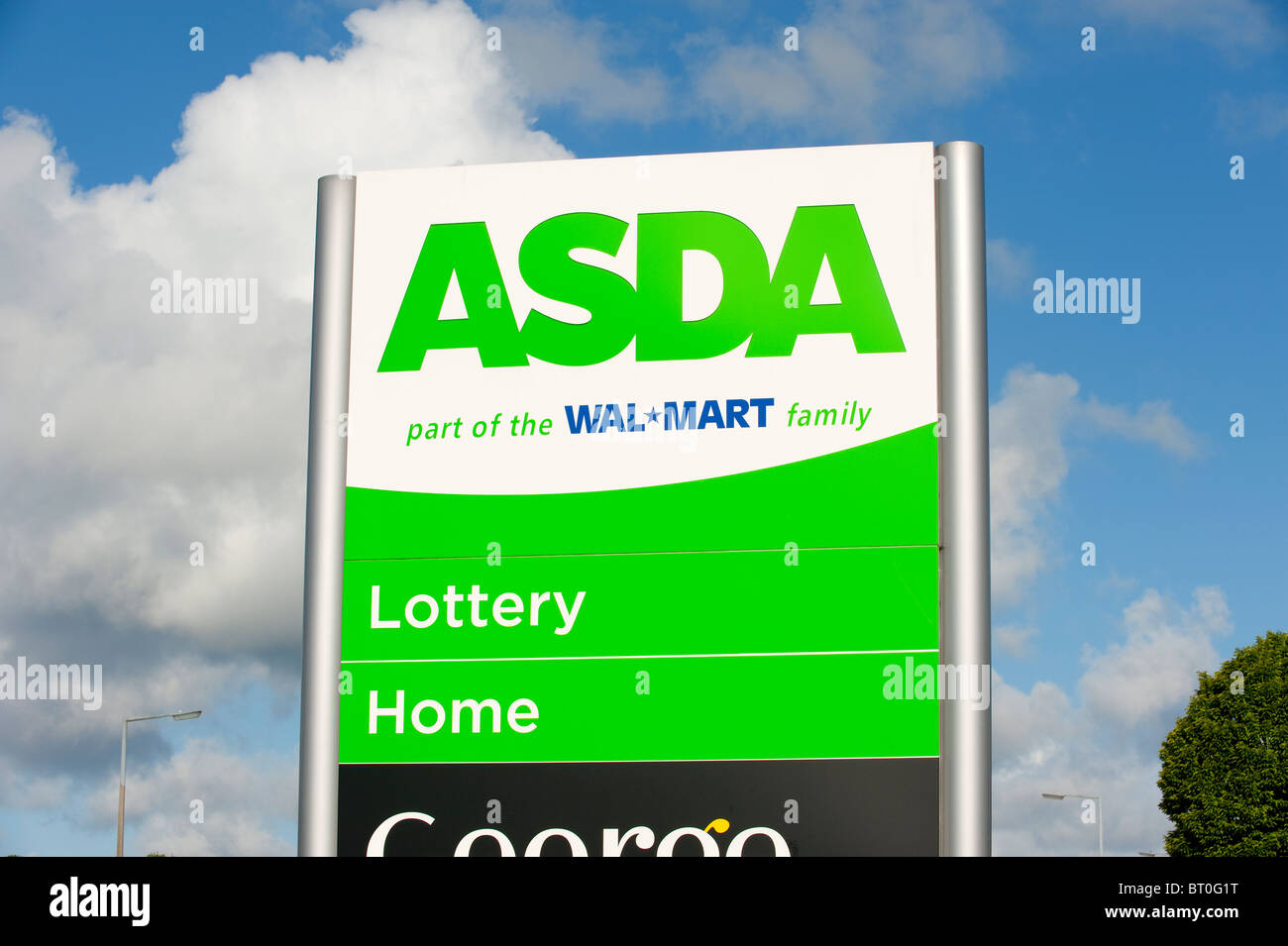 Wal mart logo hi-res stock photography and images - Alamy