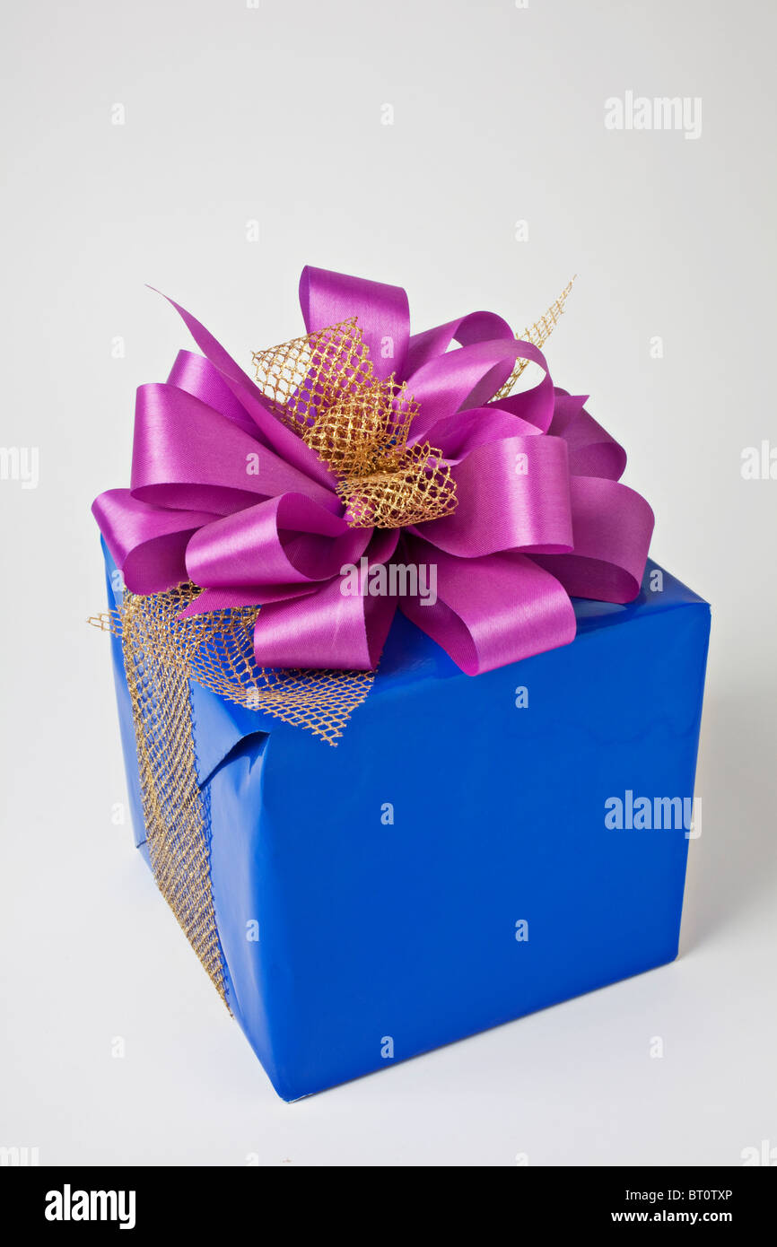 Blue gift box Stock Photo - Alamy