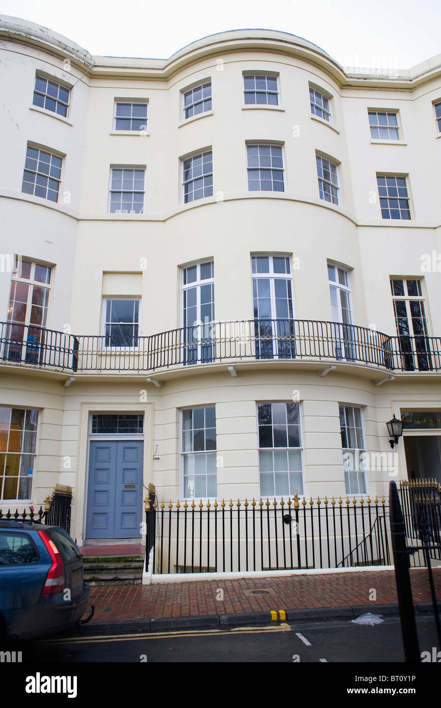 Bow fronted houses hi-res stock photography and images - Alamy