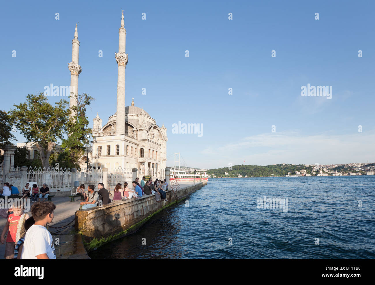 Istanbul street view minarets hi-res stock photography and images - Alamy